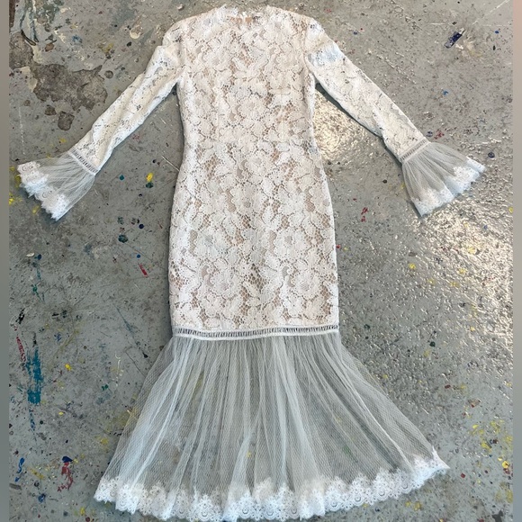 Alexis | Dresses | Alexis White Lace Midi Dress Xs | Poshmark